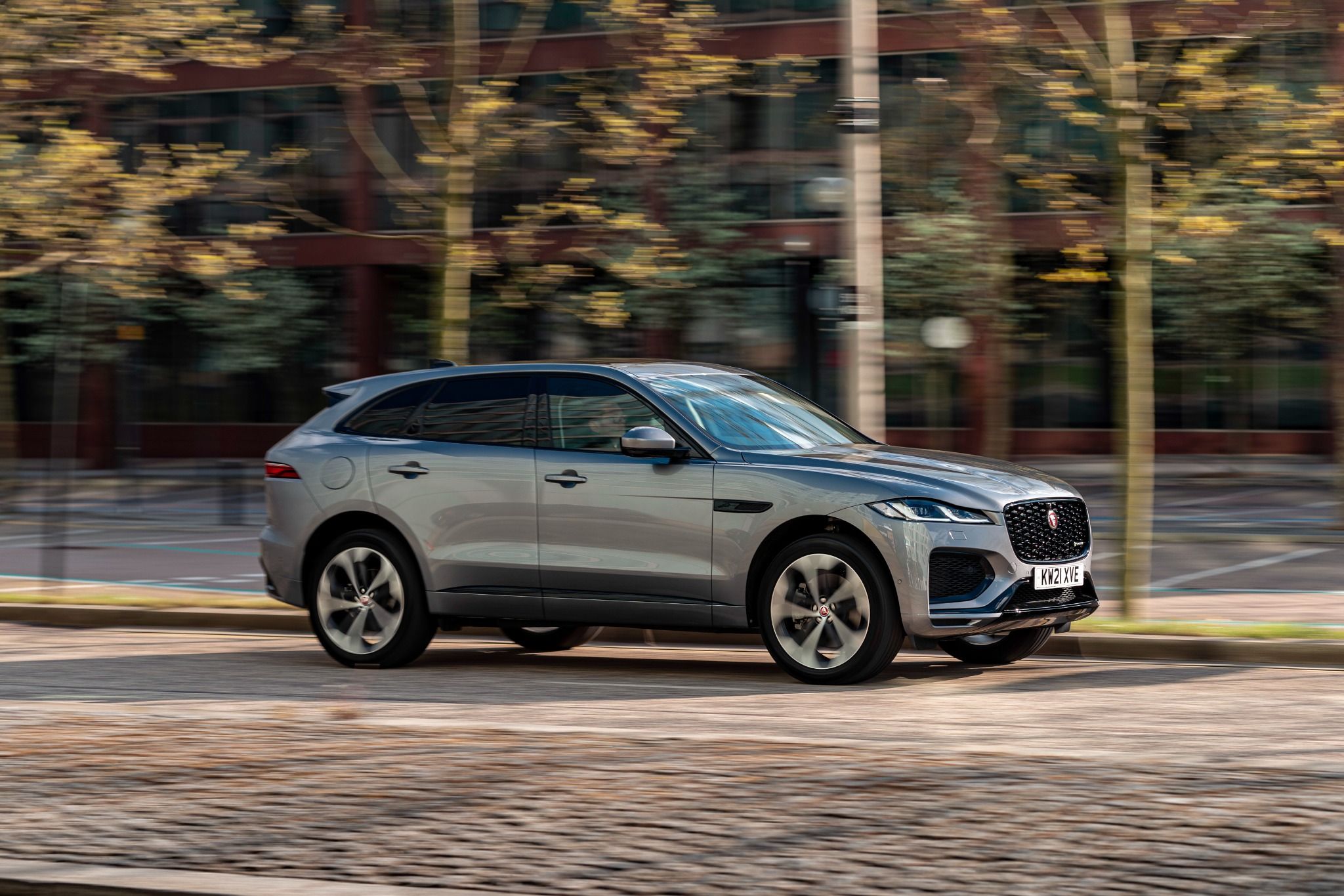 Driving long distances - which car should I choose? | Swansway Blog